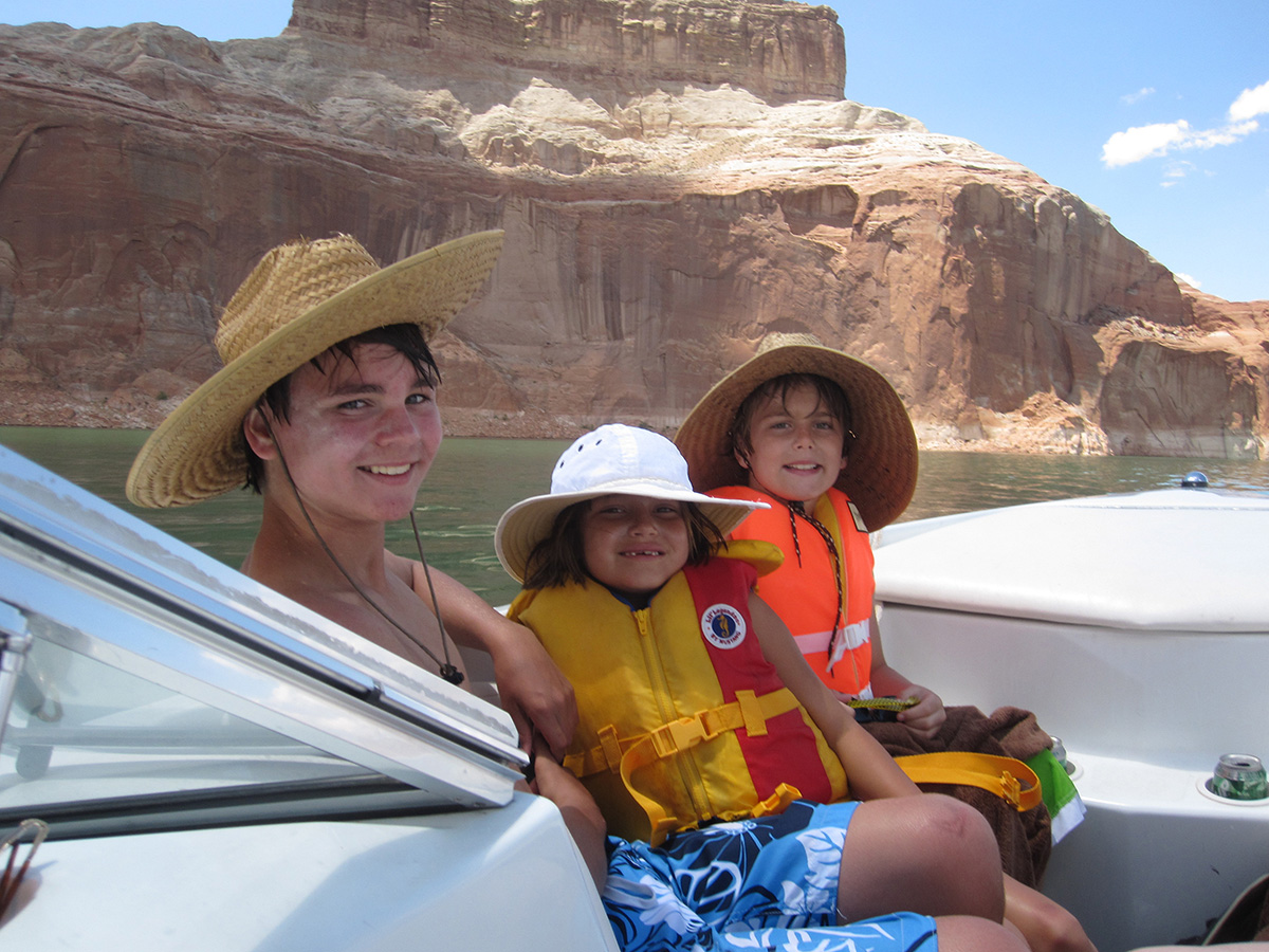 Houseboating on Lake Powell - TravelWorld International Magazine