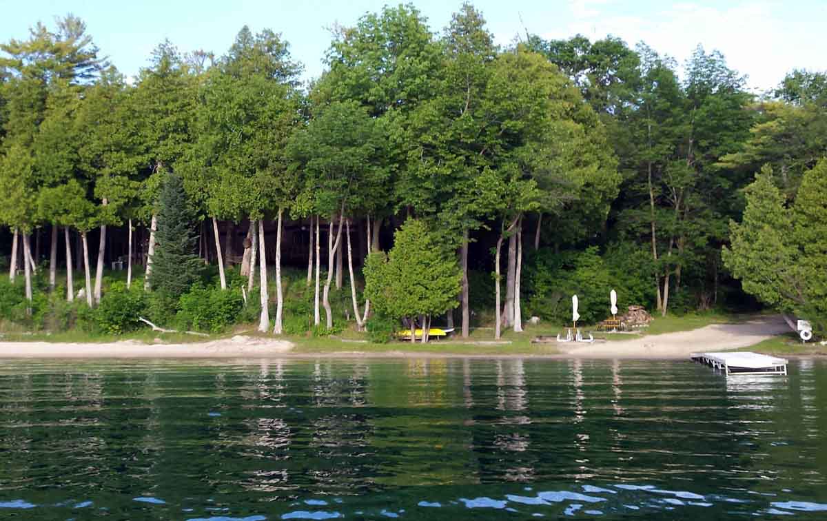 Lakeside Retreat: Escape to Elkhart Lake, Wisconsin - TravelWorld ...