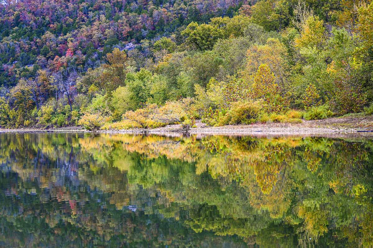 Lower Buffalo River - reflection with yellows - TravelWorld ...